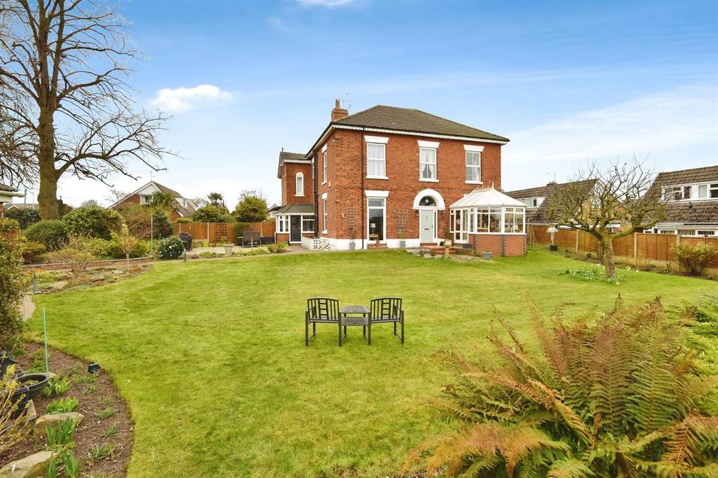 Bradeley Road, Haslington, Crewe 3 bed semi-detached house for sale - £ ...