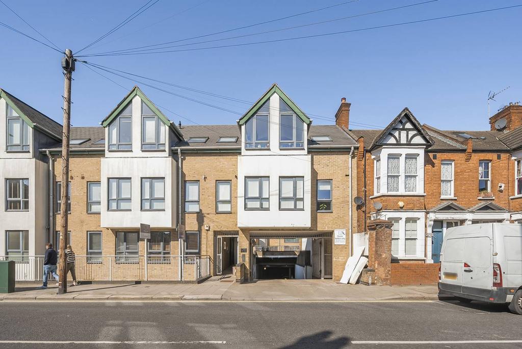 Regal Building, Kensal Rise, London, W10 2 bed flat - £460,000