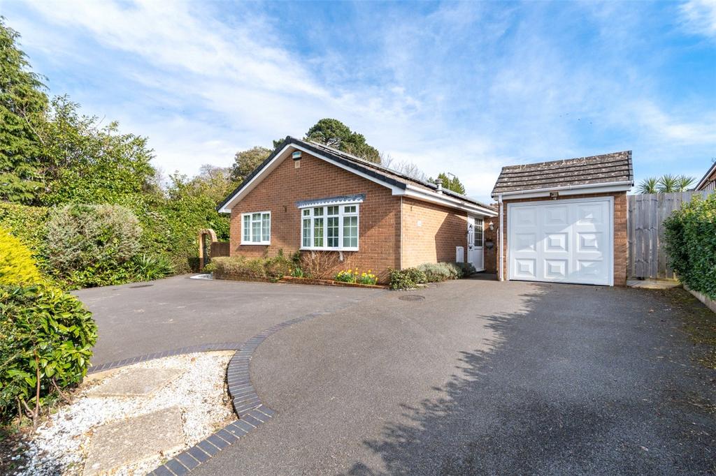 Harrier Drive, Merley, Wimborne... 3 bed bungalow for sale - £450,000