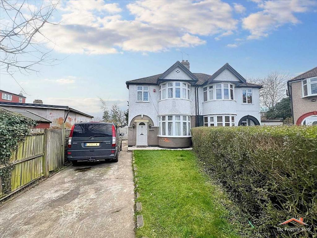 Hale Close, Edgware 3 bed semi-detached house for sale - £700,000