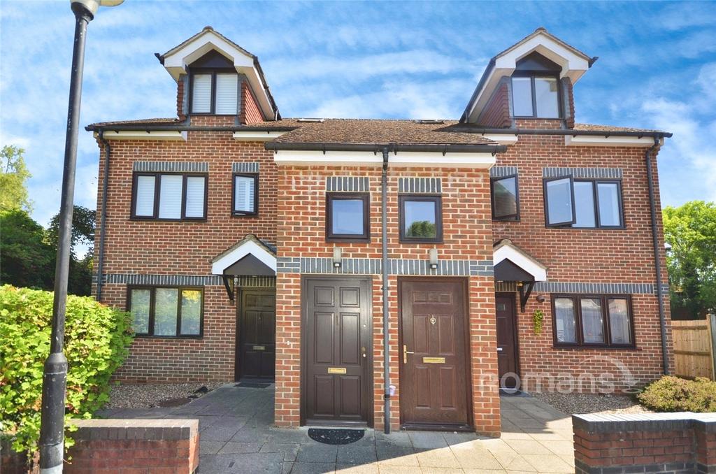Nightingale Court, Slough, SL1 2 bed flat - £1,550 pcm (£358 pw)