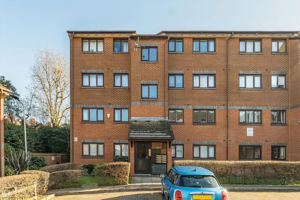 St. Benedicts Close, London SW17 2 bed flat for sale - £375,000