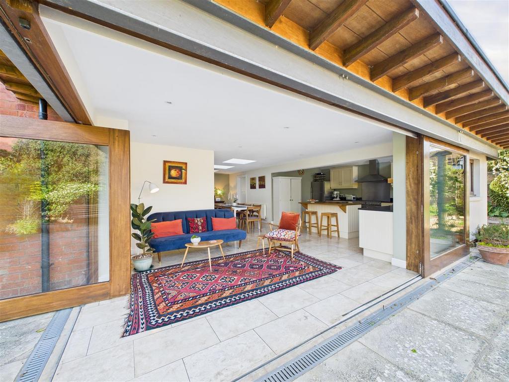 Hathaway Lane, Stratford-Upon-Avon CV37 5 bed detached house - £1,500,000