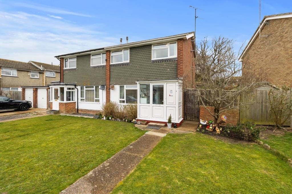 Bernhard Gardens, Polegate BN26 3 bed semi-detached house for sale - £ ...