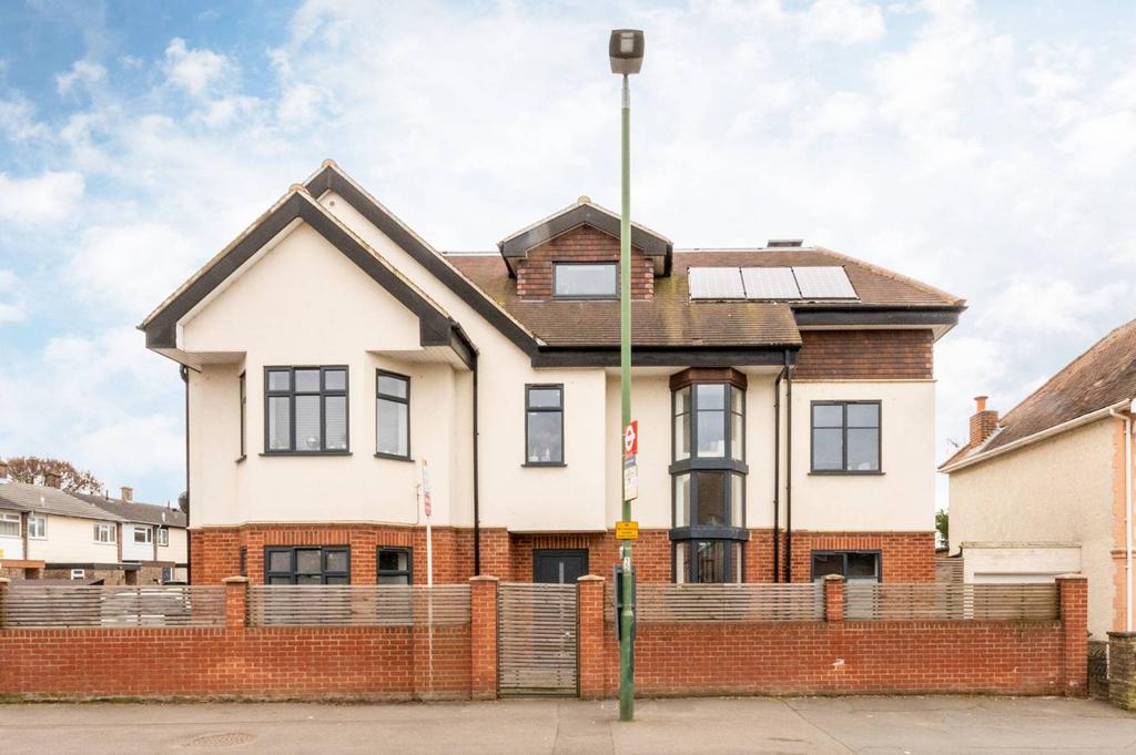 Cheam Common Road, Worcester Park, KT4 1 bed flat for sale - £325,000