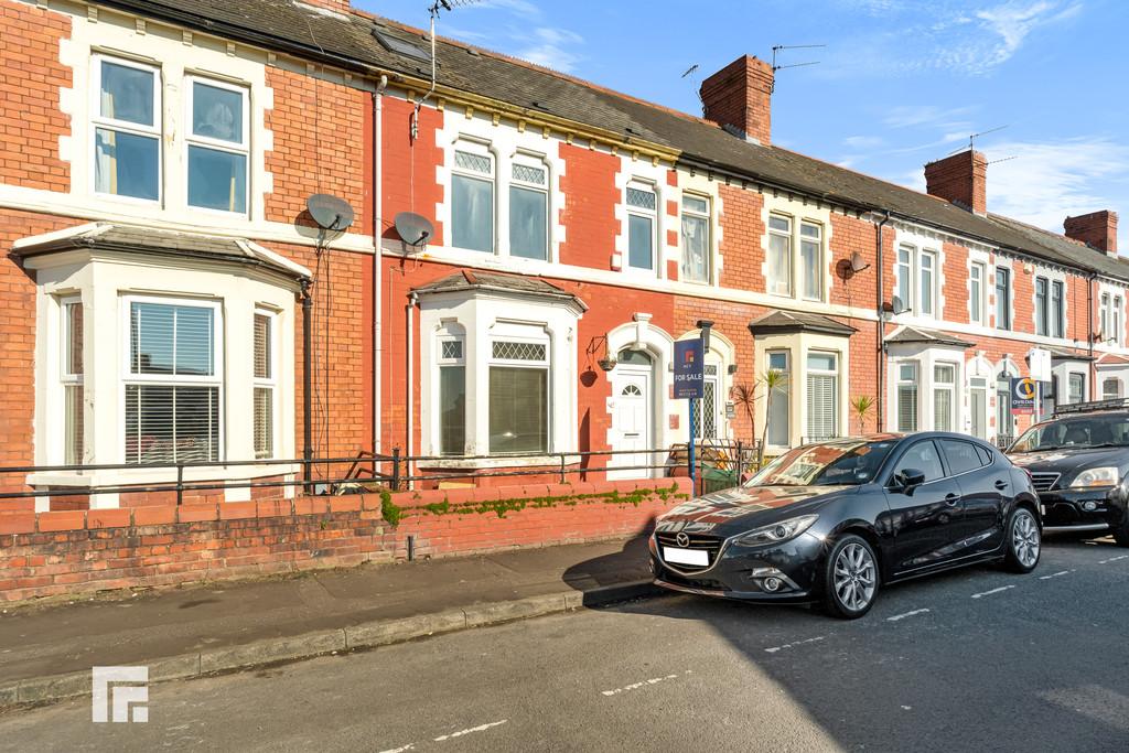 Maes-Y-Cwm Street, Barry CF63 4 bed terraced house for sale - £220,000