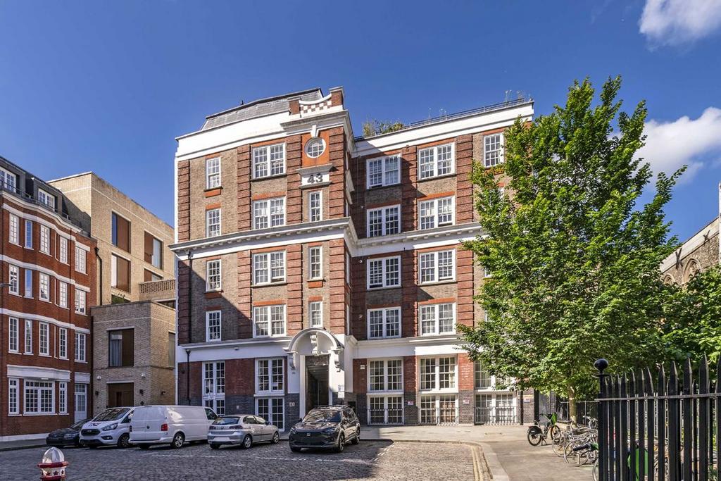 Bartholomew Close, London EC1A 2 bed flat for sale - £850,000
