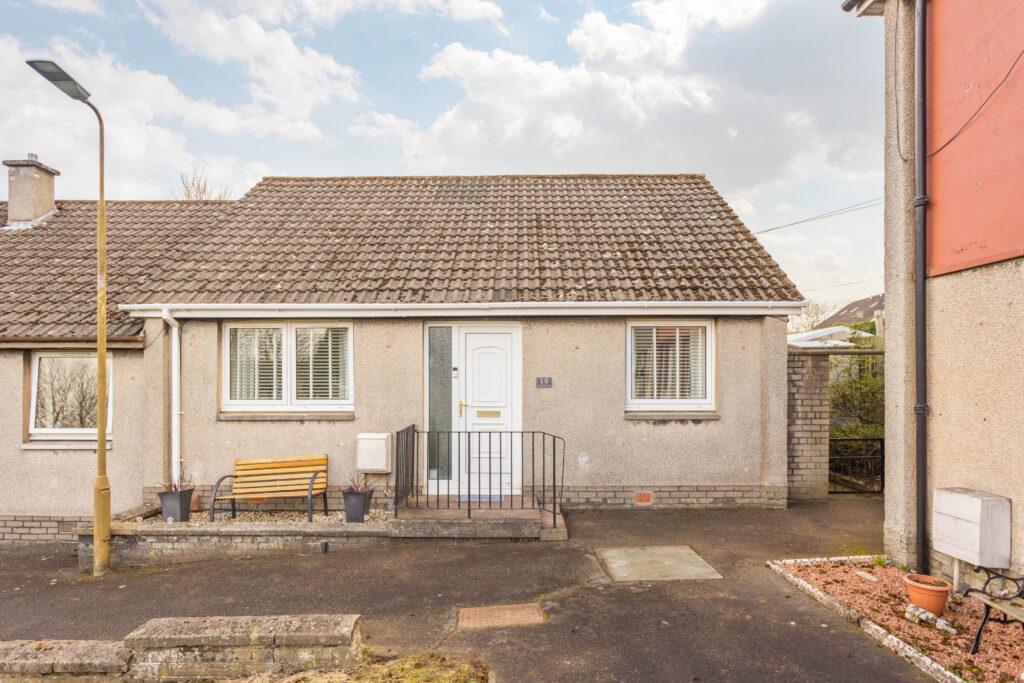Almondell Terrace, East Calder EH53 1 bed bungalow - £140,000
