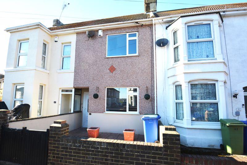 Maple Street, Sheerness 3 bed terraced house for sale - £250,000