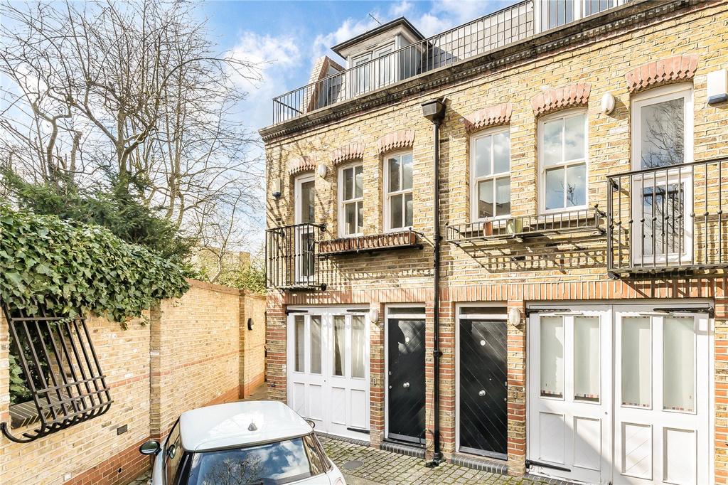 London SW12 3 bed mews - £3,100 pcm (£715 pw)