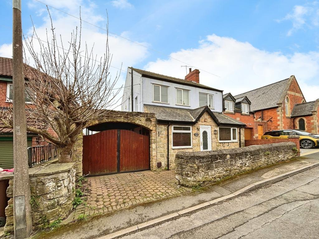 Main Street, Sheffield S25 2 bed detached house - £215,000