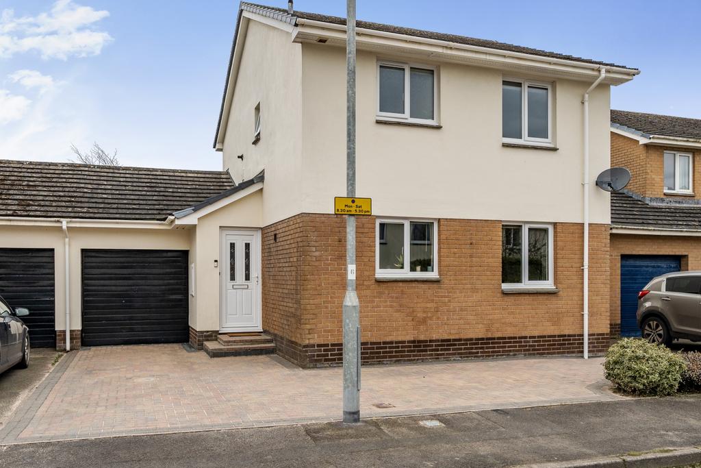 Youings Drive, Barnstaple EX31 3 bed link detached house - £320,000