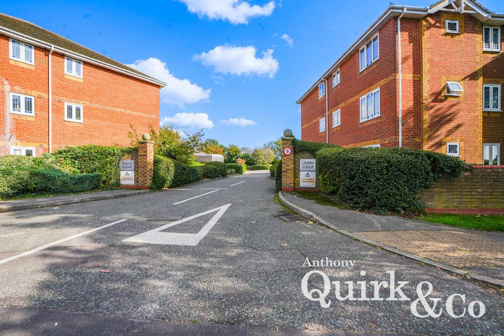 Benfleet Road, Benfleet, SS7 2 bed apartment for sale - £250,000