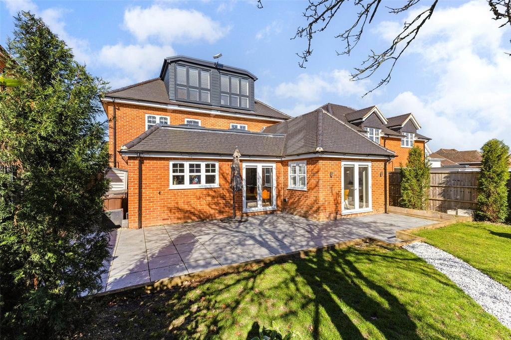 Park Avenue, Old Basing, RG24 5 bed detached house - £1,175,000
