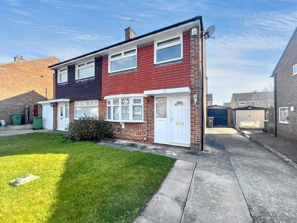 Marske Lane, Bishopsgarth... 3 bed semi-detached house - £94,000