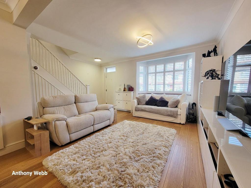 Barrowell Green, Winchmore Hill, N21 3 bed detached house - £2,400 pcm ...