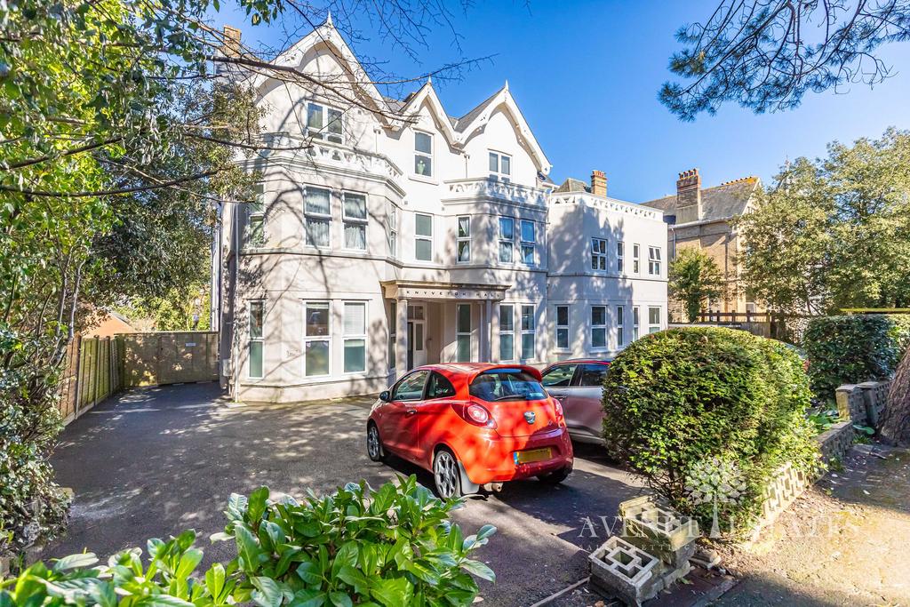 Knyveton Road, Bournemouth BH1 1 bed ground floor flat - £180,000