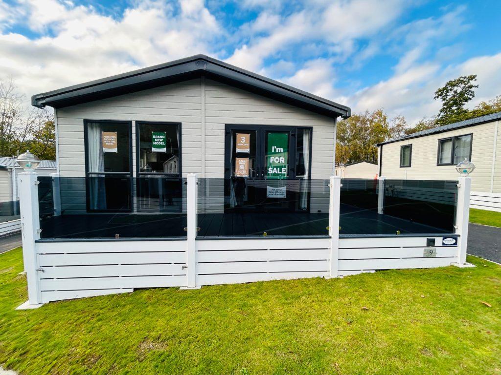 Coghurst Hall Holiday Park 3 bed park home - £199,995