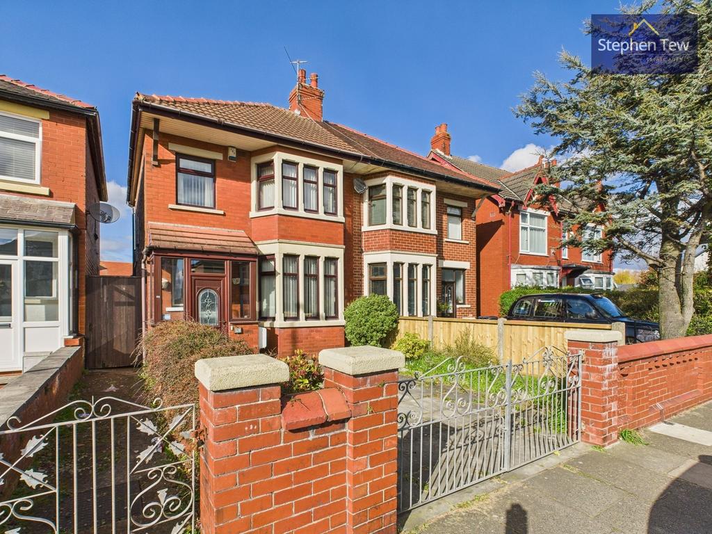 Pedders Lane, Blackpool, FY4 3 bed semi-detached house for sale - £150,000