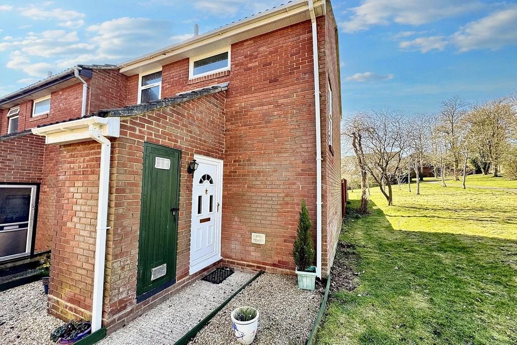 Badger Farm 2 bed end of terrace house for sale - £325,000