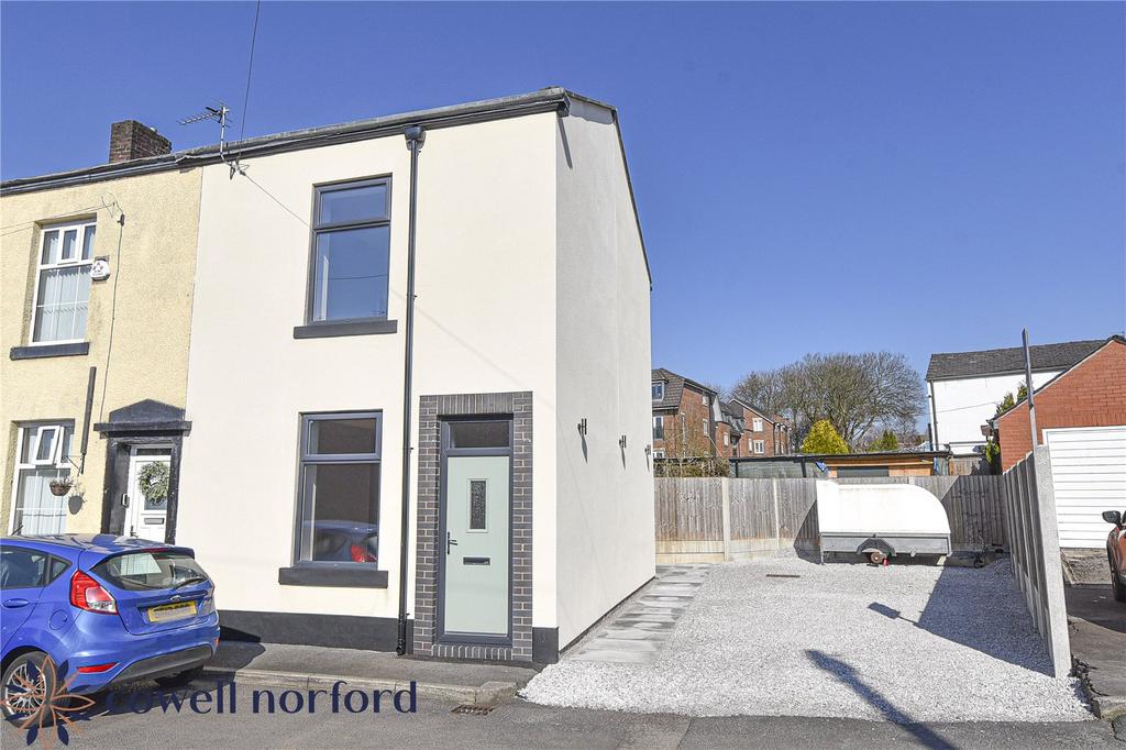 Hollin Lane, Rochdale OL11 2 bed end of terrace house for sale - £190,000