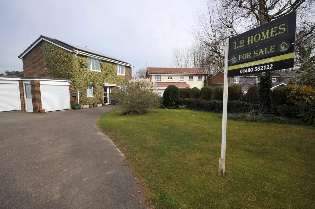 Milton Avenue, Eaton Ford PE19 4 bed detached house for sale - £525,000