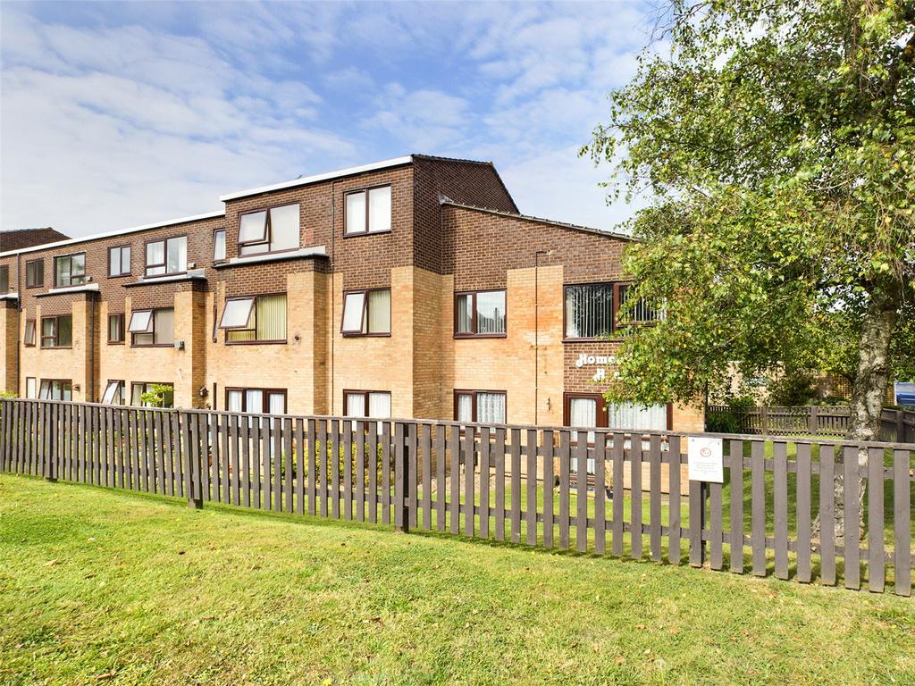 Homecliffe House 466-470, Lymington... 1 bed apartment for sale - £100,000