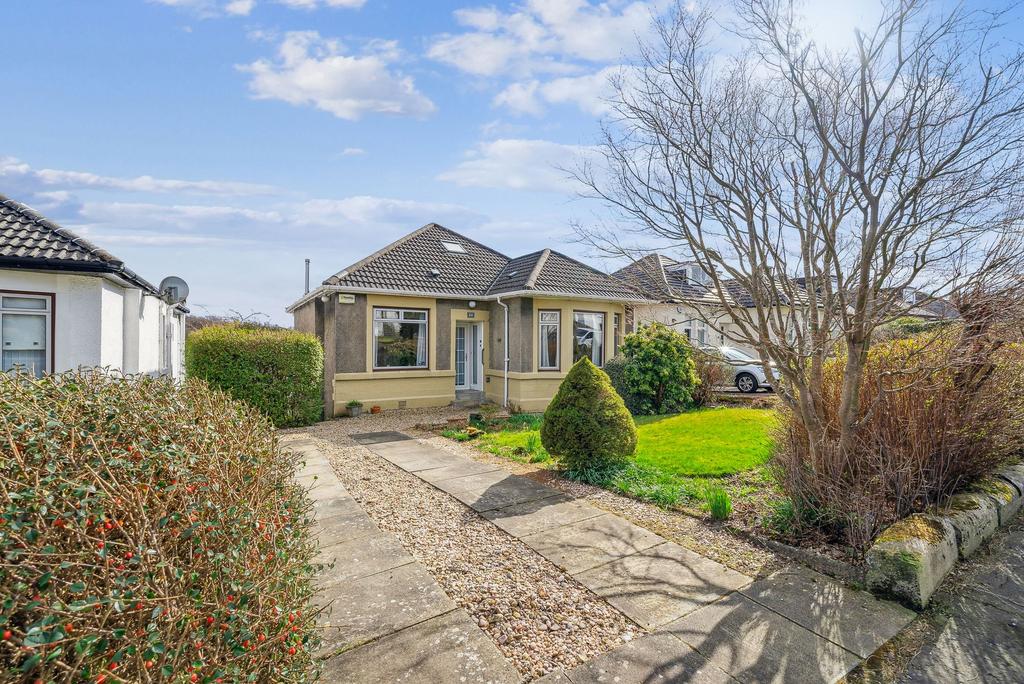 Stamperland Drive, Clarkston, G76 3 bed detached bungalow - £315,000
