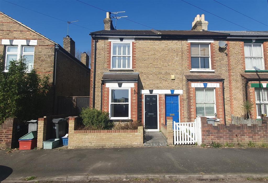 St Georges Road, Hanworth 3 bed end of terrace house for sale - £464,950