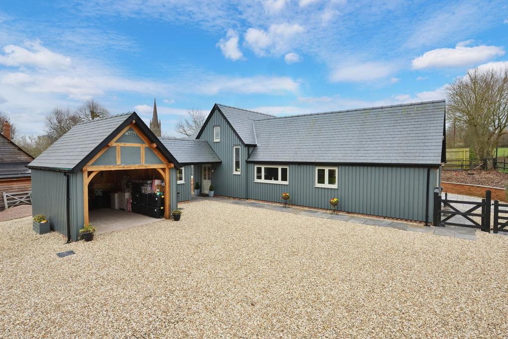 Weobley, Hereford, HR4 4 bed detached house for sale - £749,995