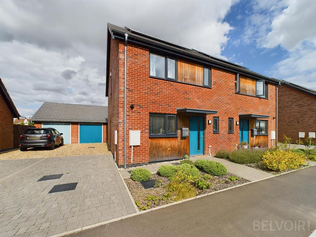 Harvest Road, Watton, IP25 3 bed semi-detached house for sale - £260,000