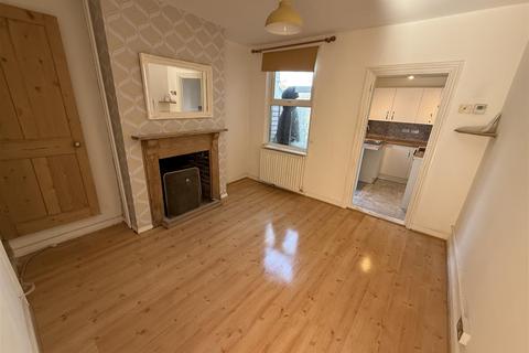 Houses to rent in Dunstable | OnTheMarket