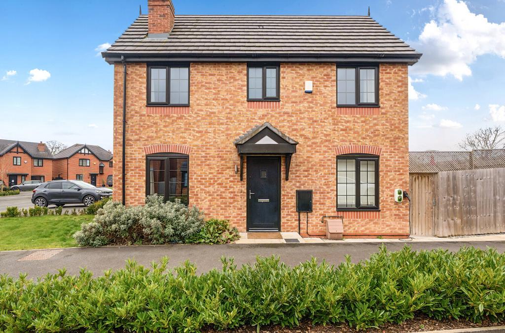 Howells Place, Willaston, Nantwich 3 bed detached house for sale - £270,000