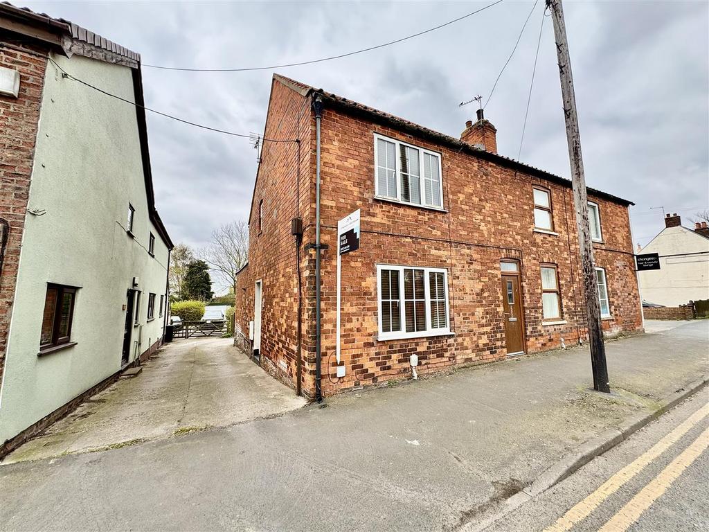Royal Mail Cottages, Thorngumbald 2 bed end of terrace house - £140,000