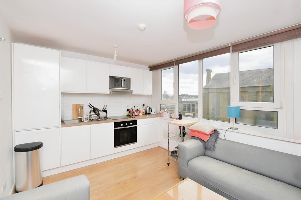 East Surrey Grove Peckham SE15 4 bed maisonette to rent - £3,200 pcm (£ ...