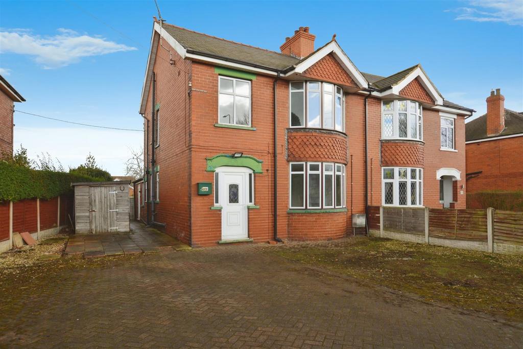 Wharf Road, Crowle 3 bed semi-detached house - £190,000