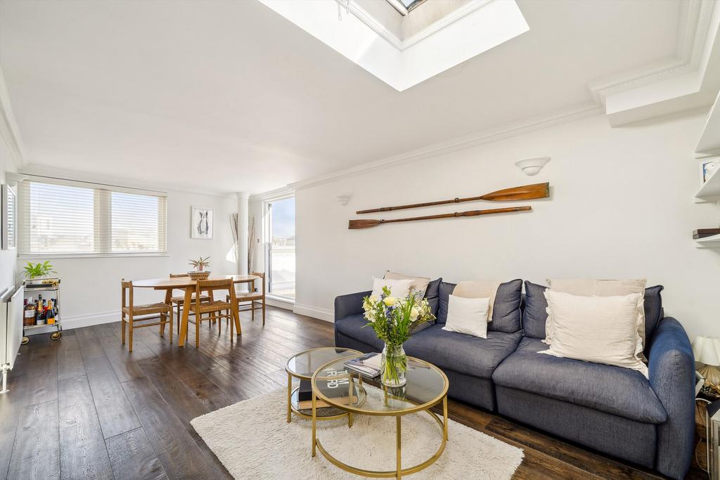 Three Colt Street, London, E14 2 bed apartment for sale - £600,000