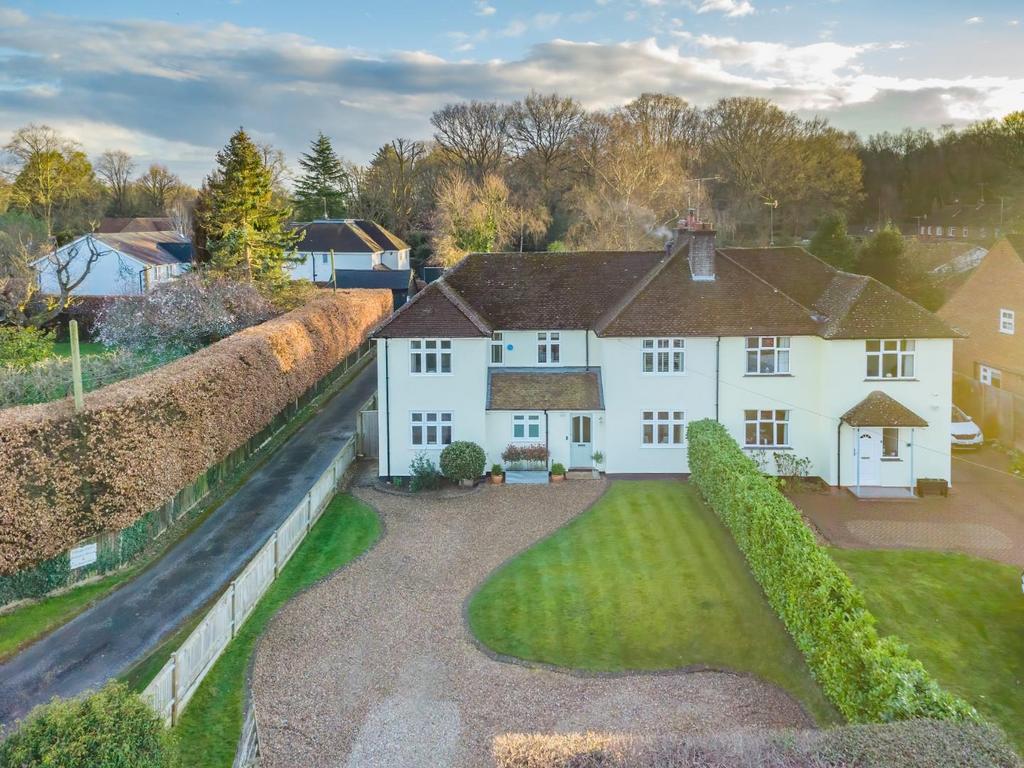 Vicarage Road, Potten End, Berkhamsted 4 bed semi-detached house for ...