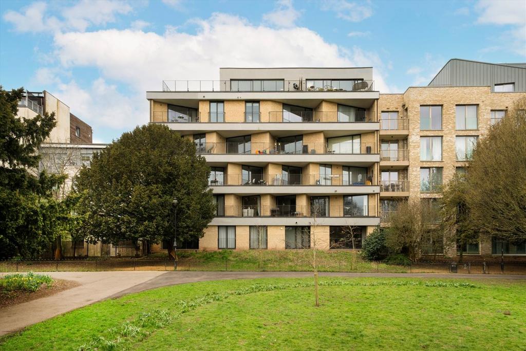 Kilburn High Road, London NW6 3 bed flat to rent - £5,399 pcm (£1,246 pw)