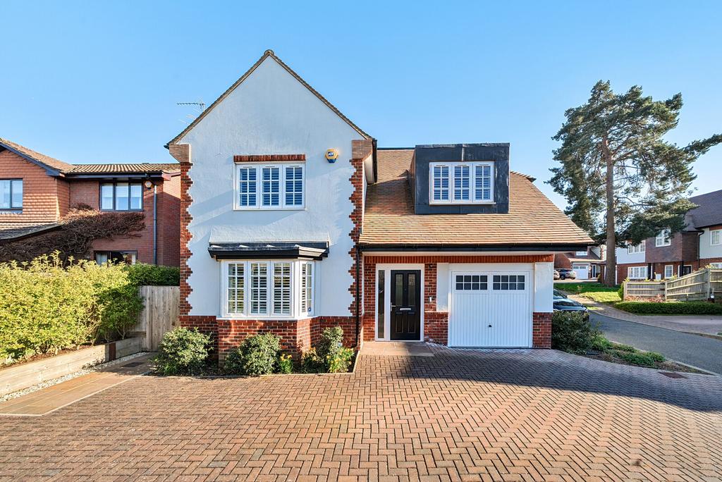 Smith Grove, Great Bookham, KT23 4 bed house for sale - £950,000