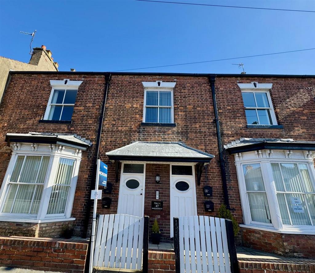 Bridlington Street, Hunmanby, Filey 2 bed flat - £130,000