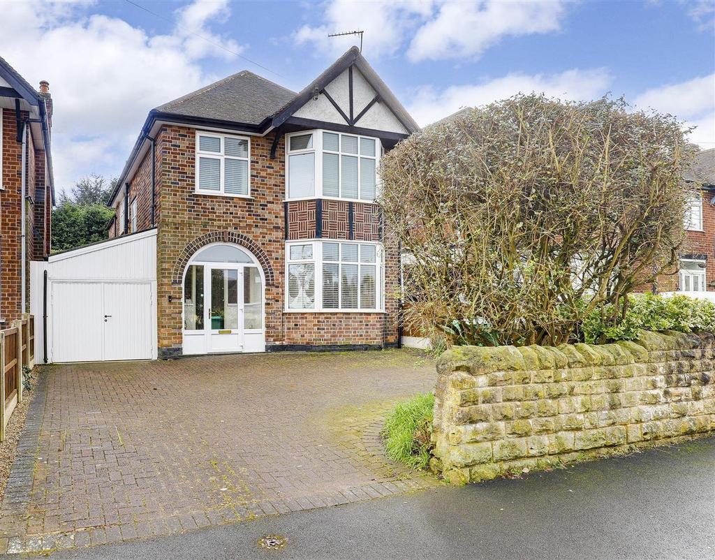 Charnock Avenue, Wollaton NG8 4 bed detached house for sale - £425,000