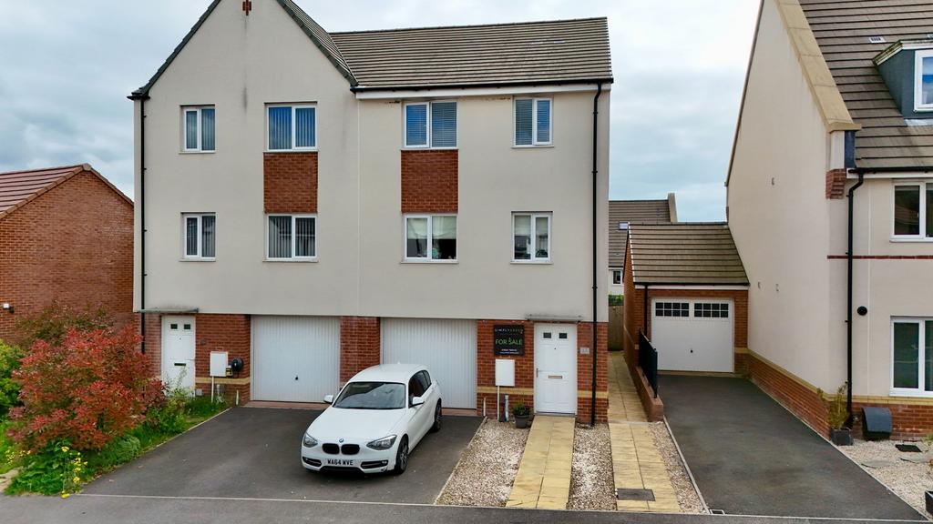 Bugle Place, Newton Abbot TQ12 4 bed semi-detached house for sale - £ ...