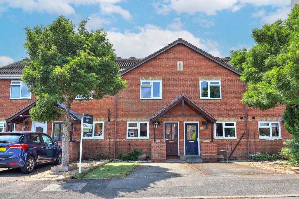 Scott Close, Alcester B50 2 bed terraced house - £225,000