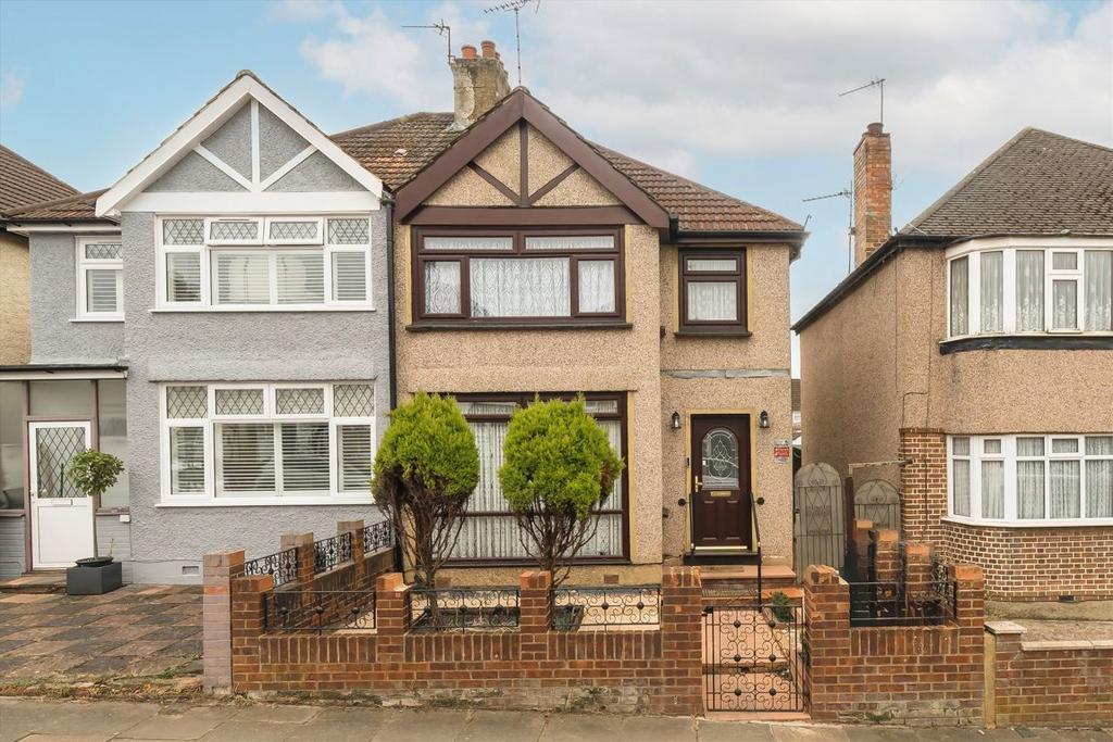 Beresford Avenue, London W7 3 bed semi-detached house - £650,000