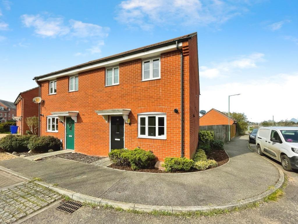 Beech Drive, Red Lodge IP28 3 bed semi-detached house for sale - £250,000