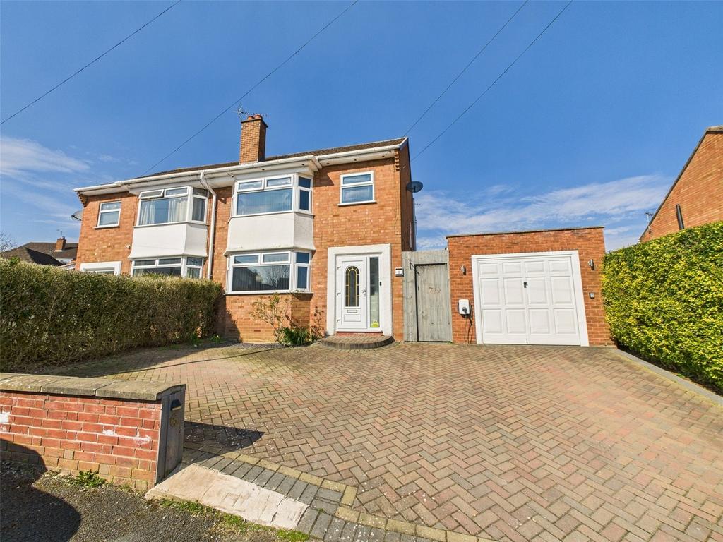 Coniston Close, Worcester... 3 bed semi-detached house - £290,000