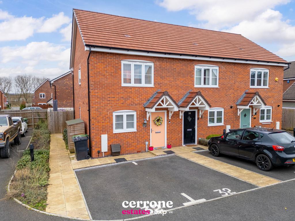 Kidderminster DY11 2 bed end of terrace house - £220,000