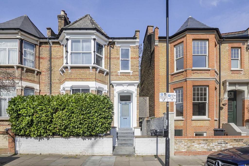 Ickburgh Road, London E5 2 bed flat for sale - £695,000