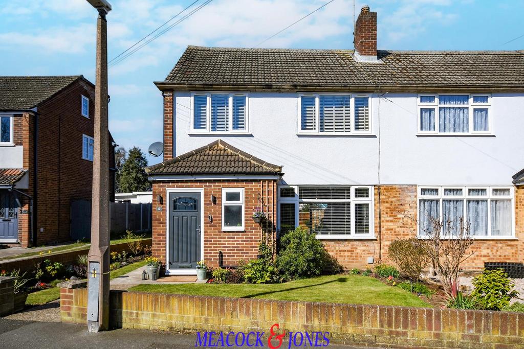Pinewood Way, Hutton, Brentwood 3 bed semi-detached house for sale - £ ...